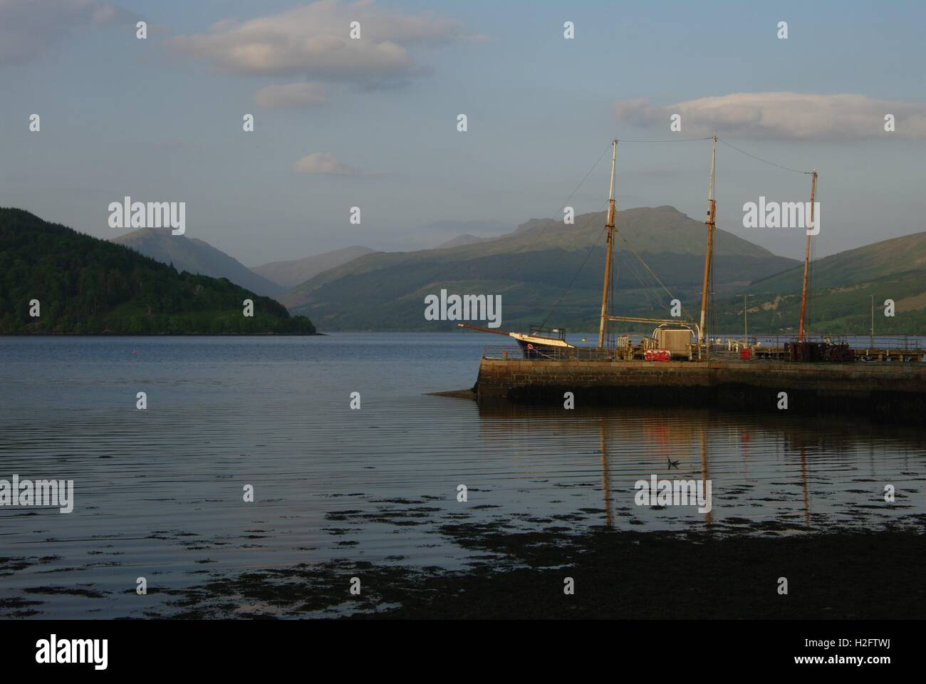 Inveraray pier hi-res stock photography and images - Alamy
