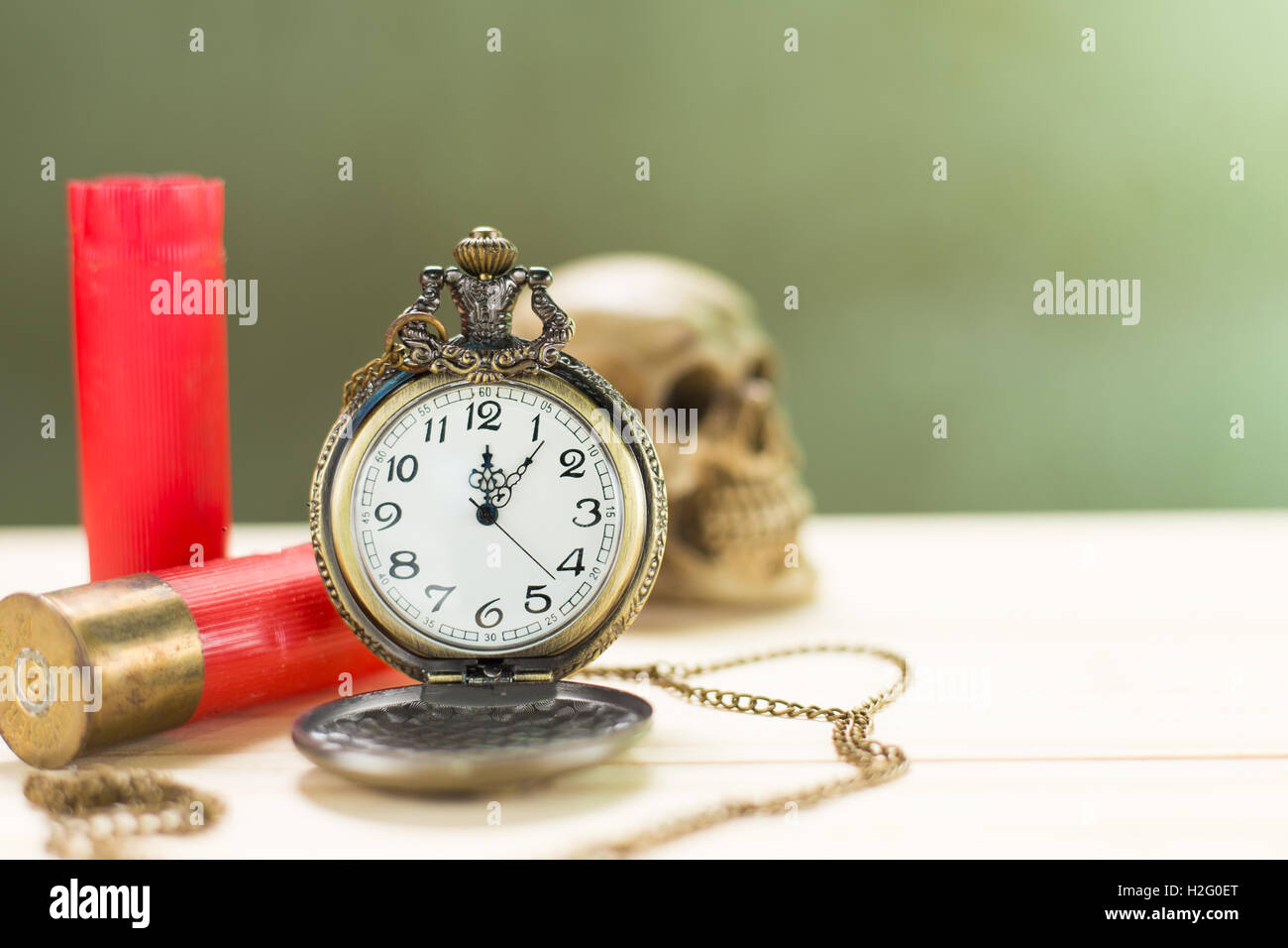 Antique clock hi-res stock photography and images - Alamy