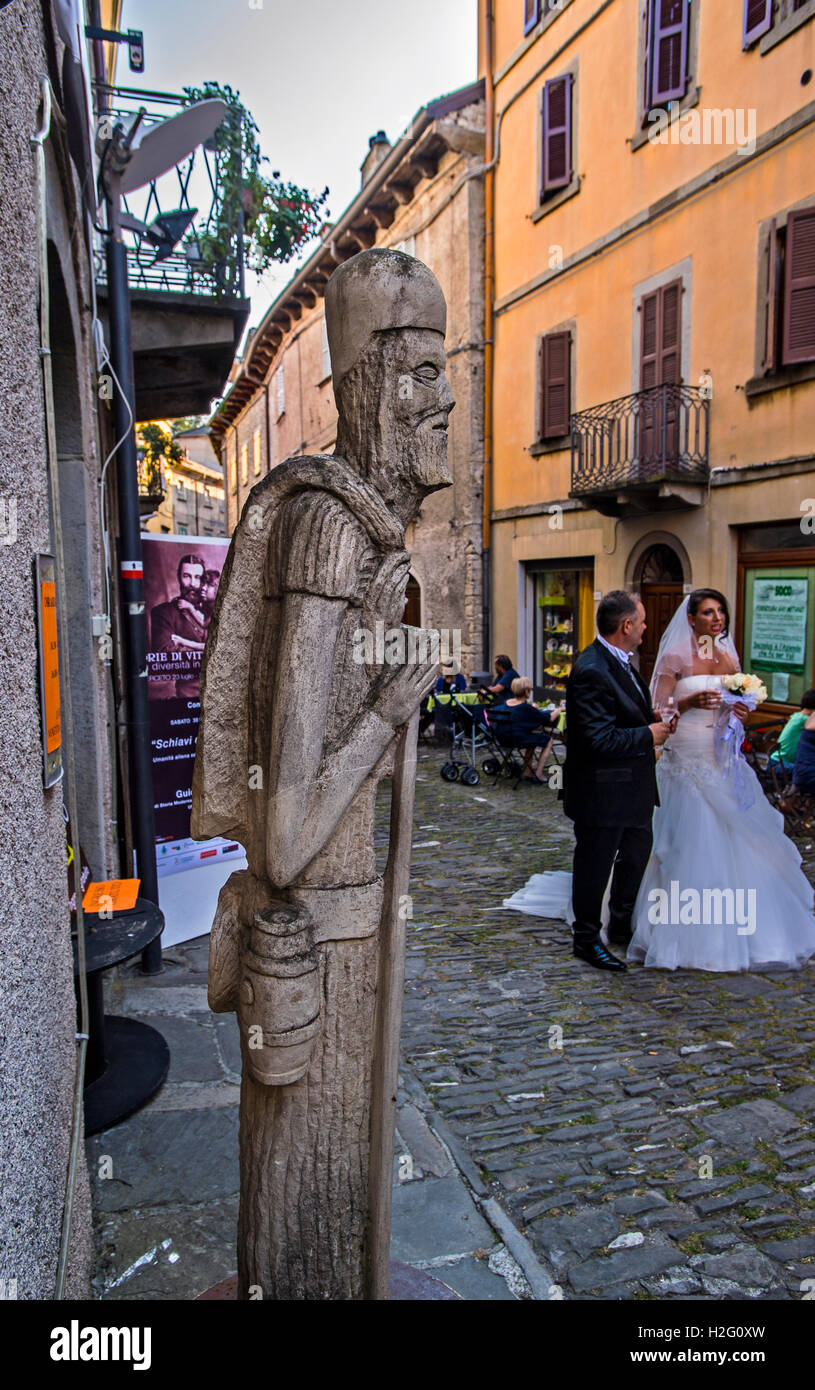 Italy Emilia Romagna Francigena Way Berceto statue of pilgrim Stock ...