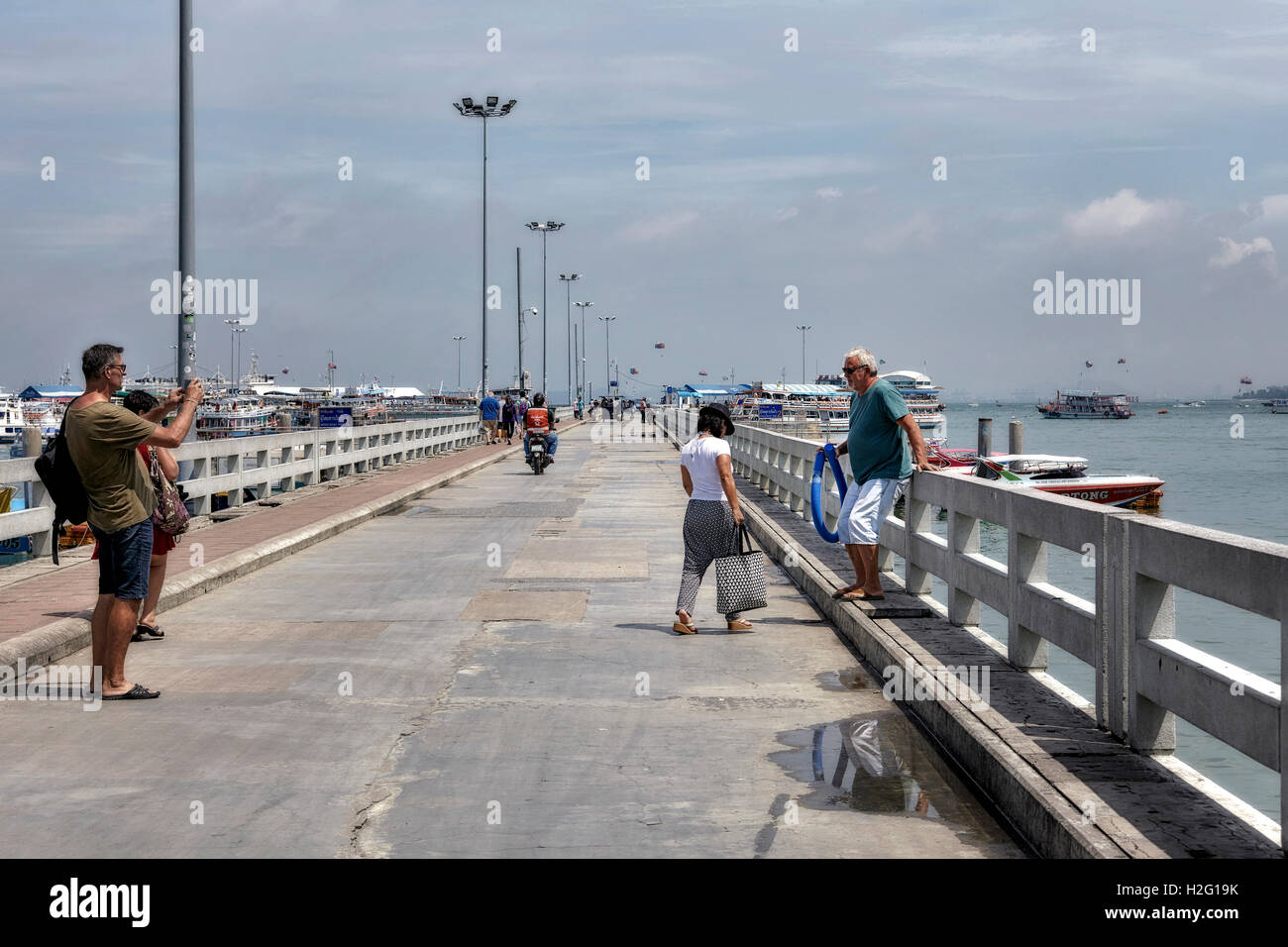 Pattaya pier hi-res stock photography and images - Alamy