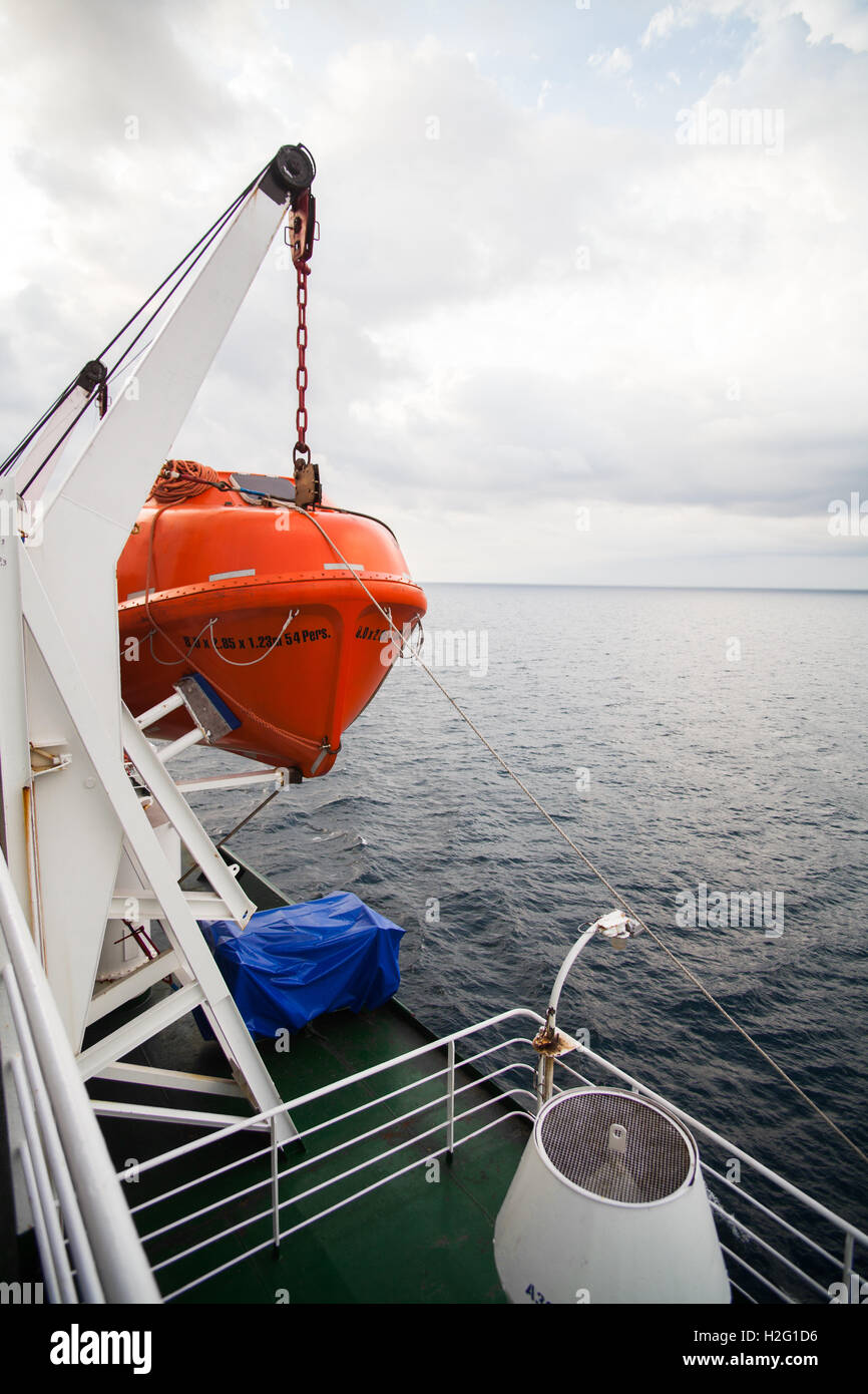 Color image of a lifeboat on a passenger ship Stock Photo - Alamy