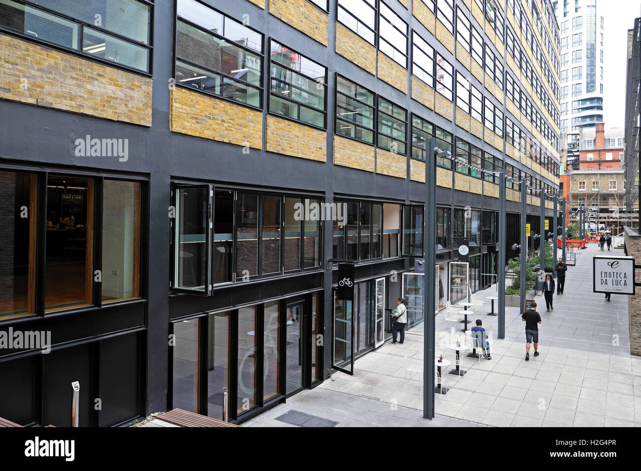 1960s office buildings hi-res stock photography and images - Alamy