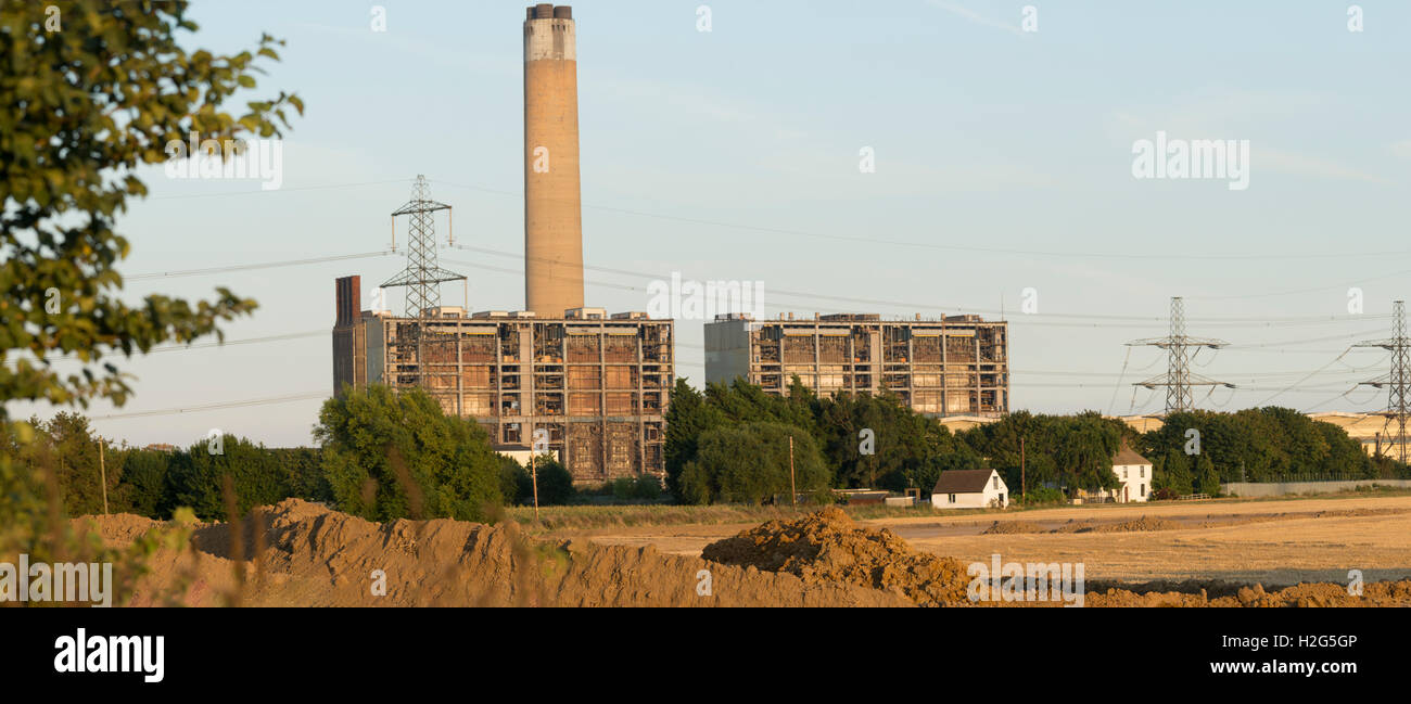 Kingsnorth power station cutaway during demolition works. Kingfisher ...