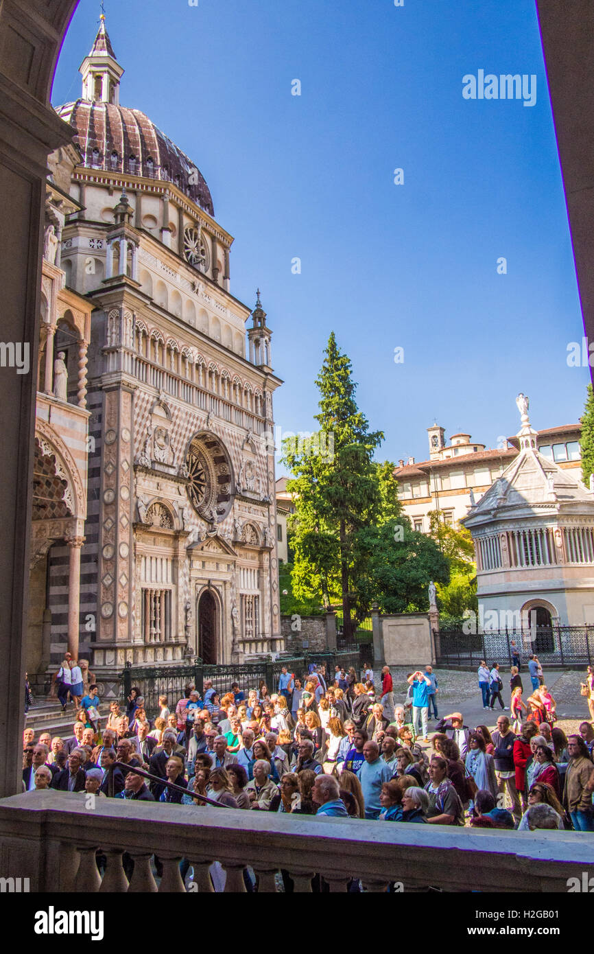Colleoni Chapel (left) in Piazza del Duomo with the Bapistry on the ...