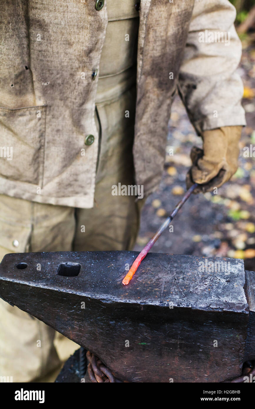 Red hot metal rod hi-res stock photography and images - Alamy