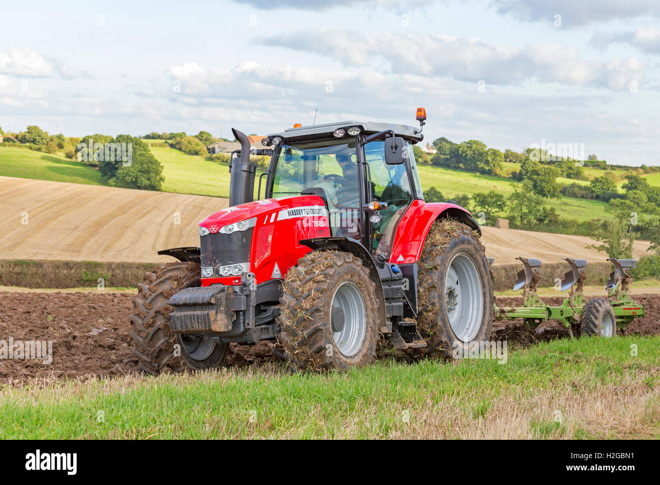 Farm tractor ploughing england uk hi-res stock photography and images ...