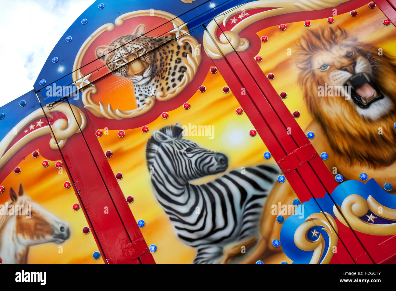 Circus trailer hi-res stock photography and images - Alamy