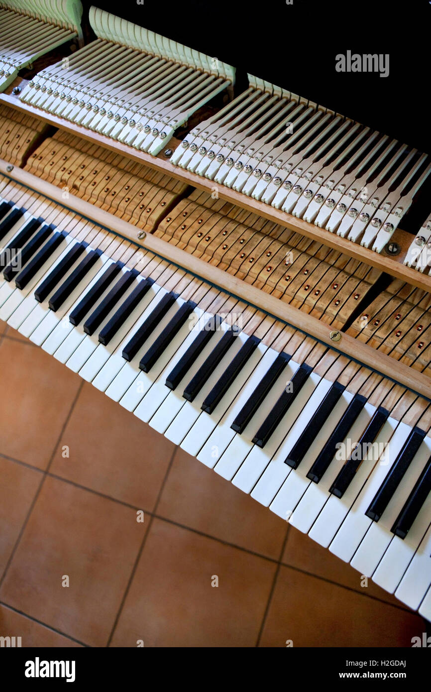 Details of a grand piano and keyboard Stock Photo - Alamy