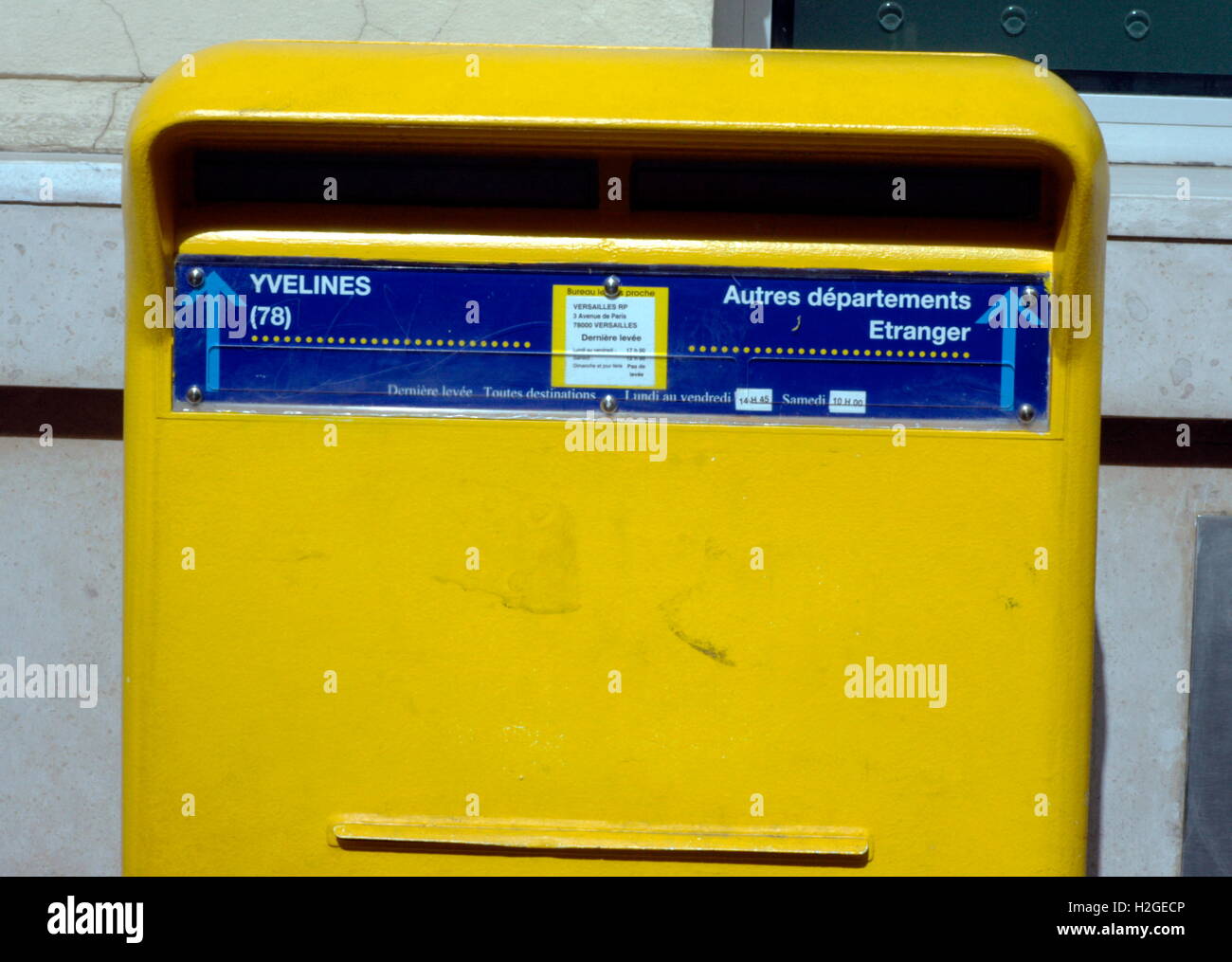 La poste box paris hi-res stock photography and images - Alamy