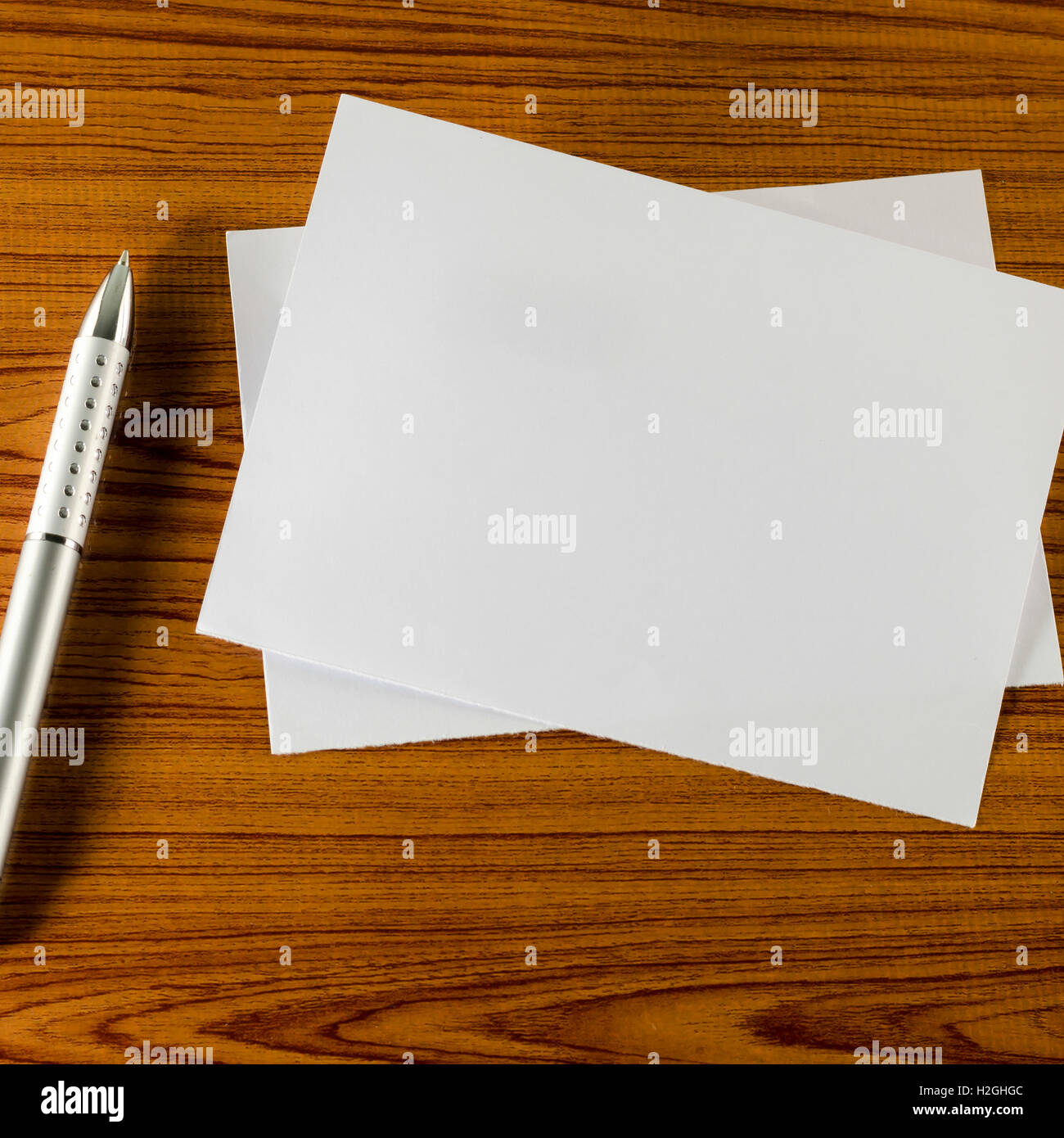 pen with white paper Stock Photo - Alamy