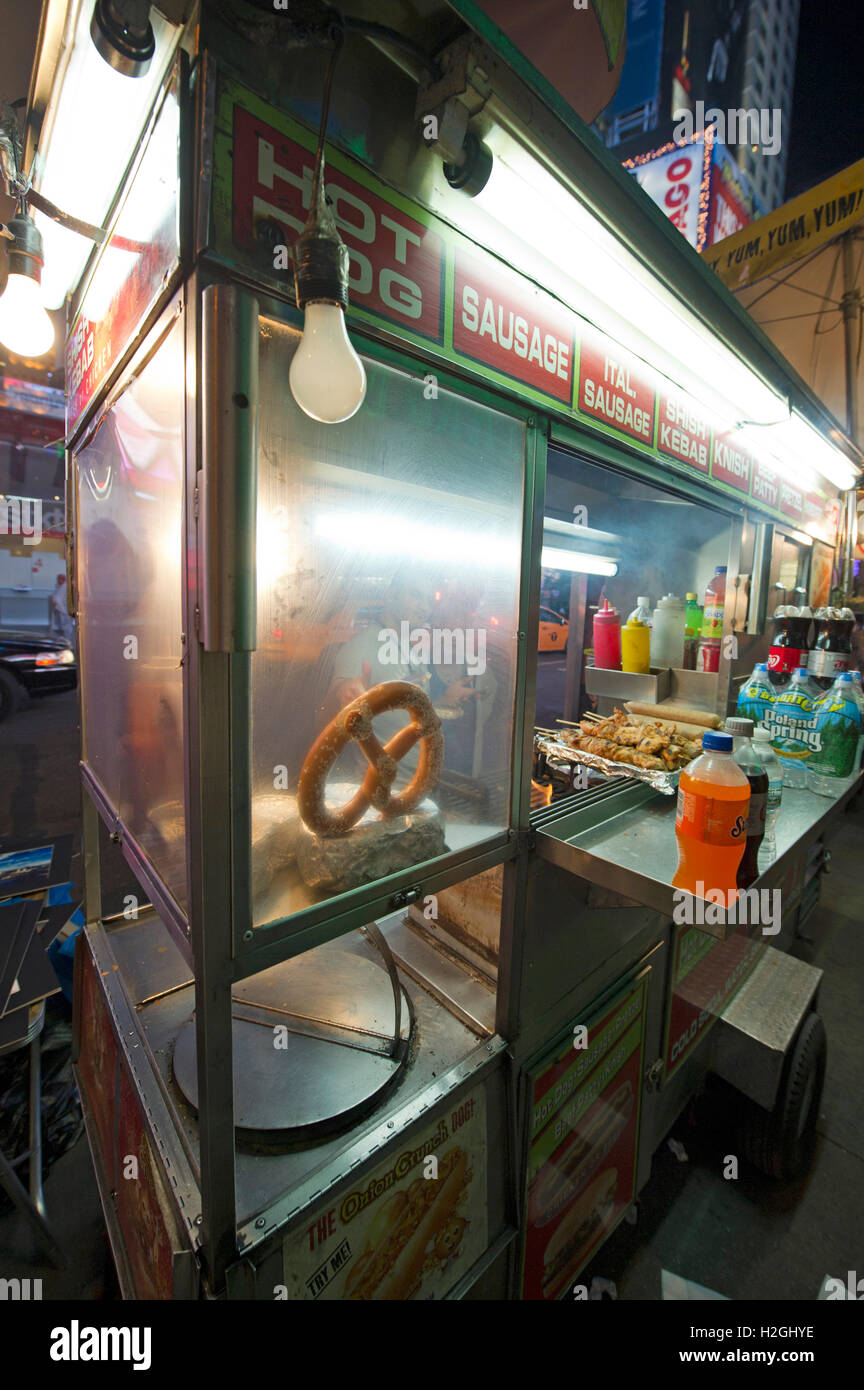 Kebab vendor stand near Times Square in New York Stock Photo - Alamy