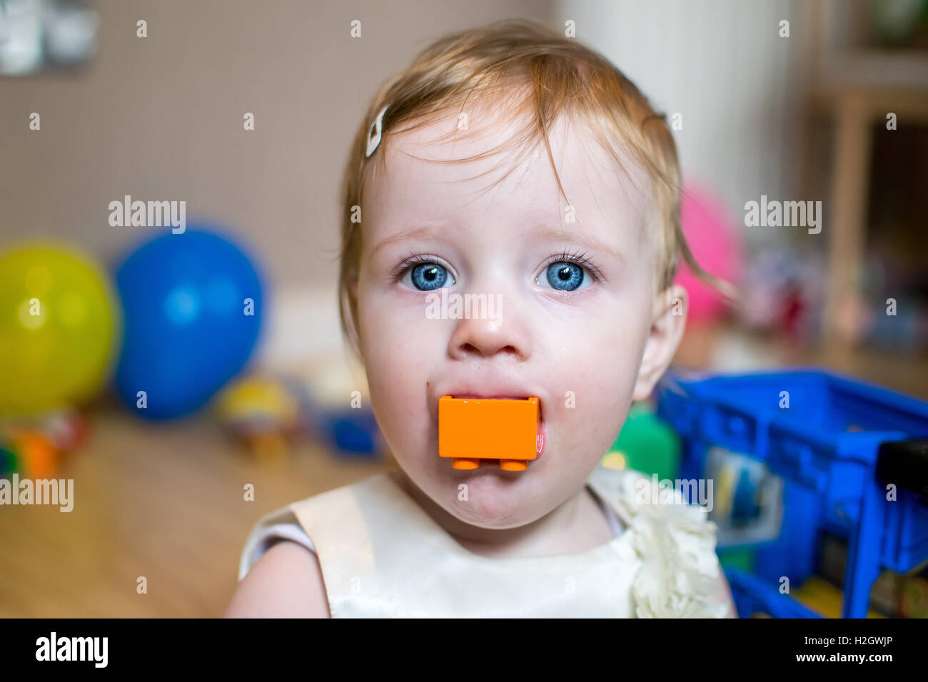 A building block makes a good dummy replacement Stock Photo - Alamy