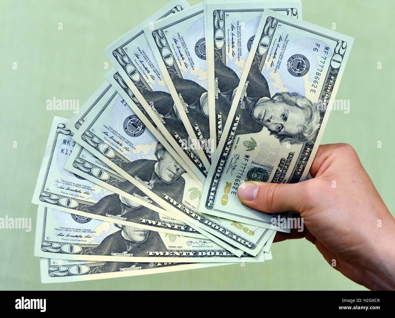 dollar notes on a table, Freiburg, Aug. 10, 2016. | usage worldwide ...