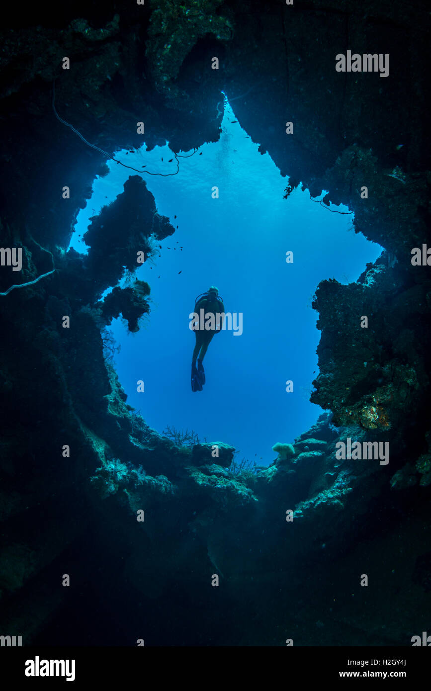 Female diver shipwreck in hi-res stock photography and images - Alamy