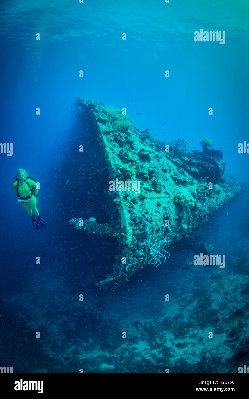 Diver in a wreck hi-res stock photography and images - Alamy