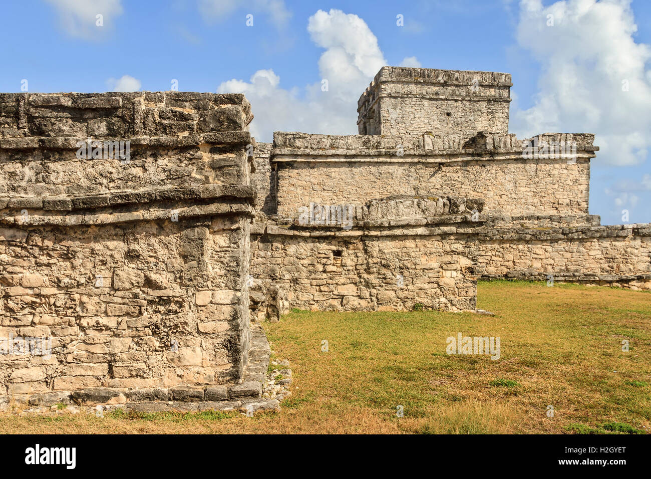 Line Of Walls To The Castle Tulum Yucatan Mexico Stock Photo - Alamy