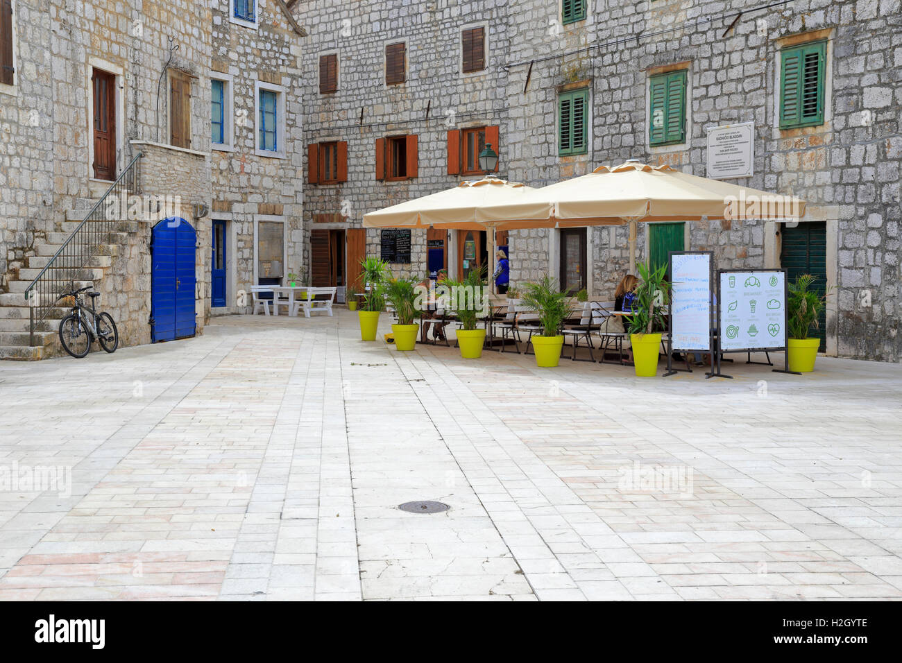 Restaurant in an old square, Stari Grad, Hvar Island, Croatia, Dalmatia ...