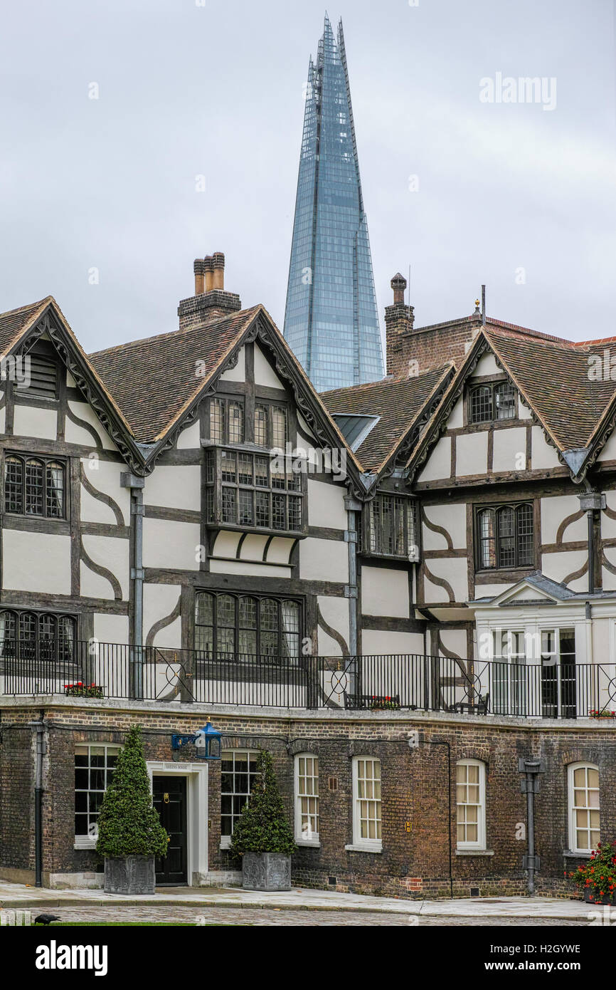 Tower green tower of london hi-res stock photography and images - Alamy