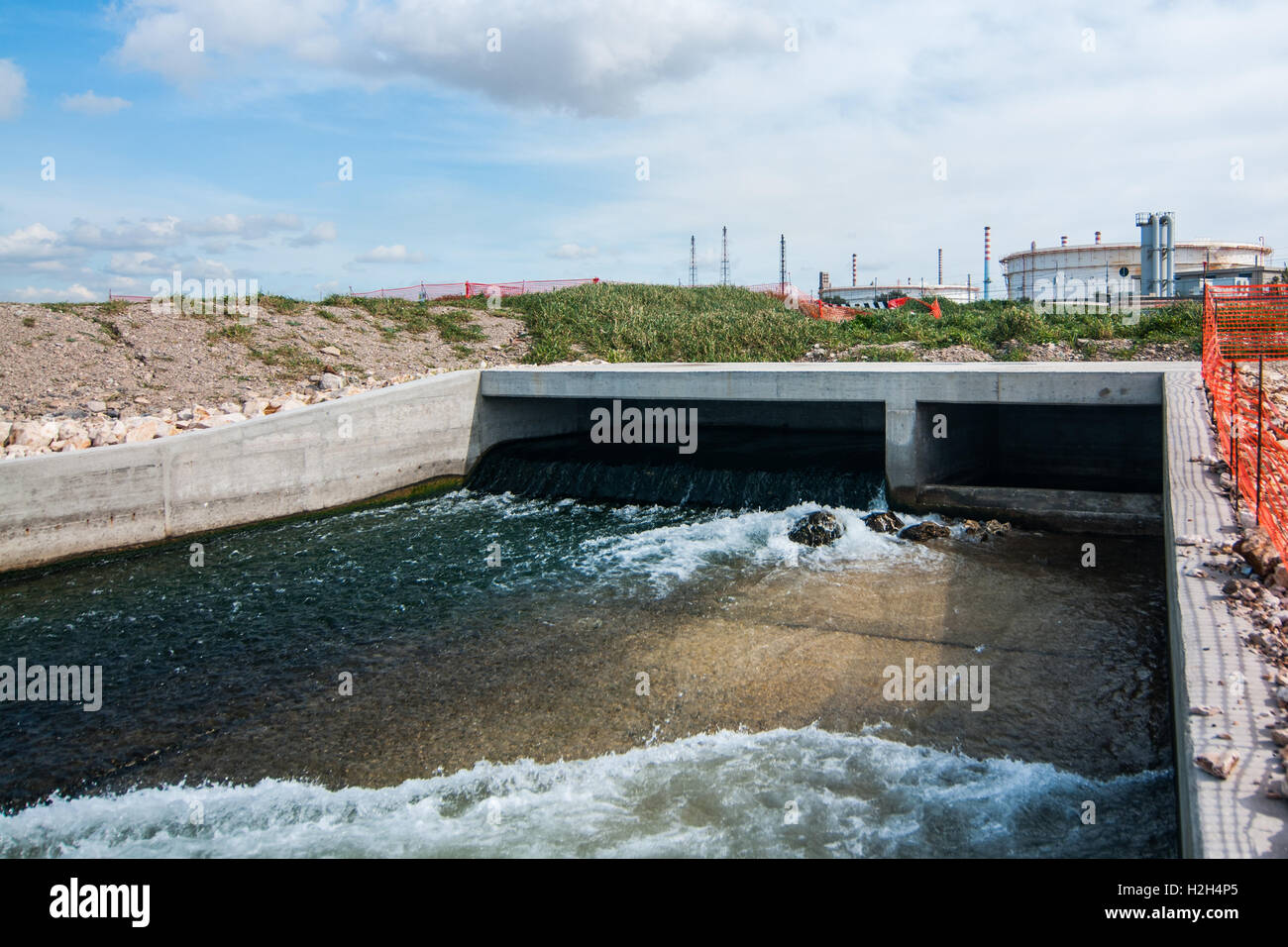 The new oil refinery drainage system in the middle city of Taranto ...