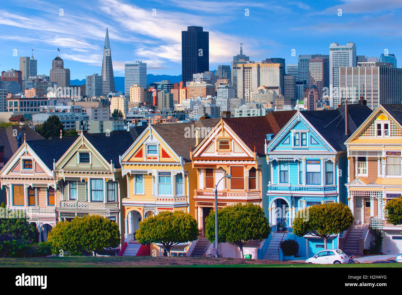Victorian houses in Alamo square, San Francisco Stock Photo - Alamy