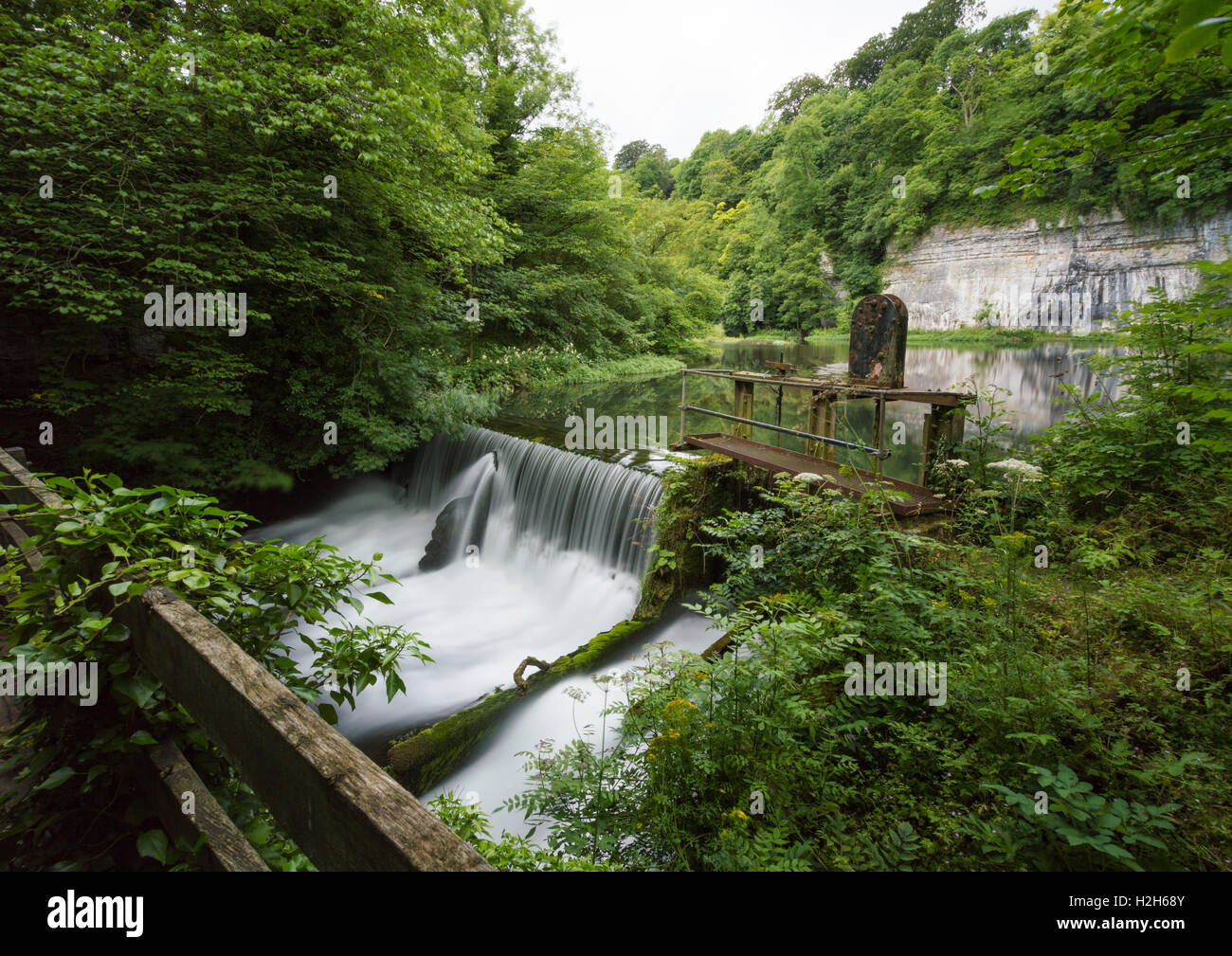 A long exposure at Cressbrook Weir and a millpond, in the Peak District ...