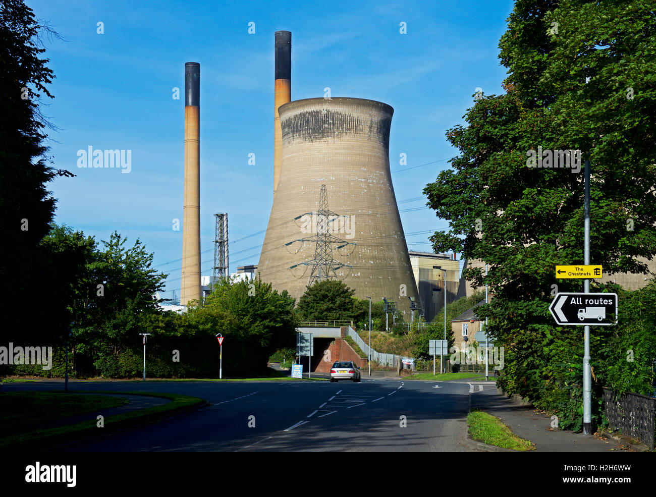 Cooling towers, Ferrybridge Power Station, West Yorkshire, England UK ...