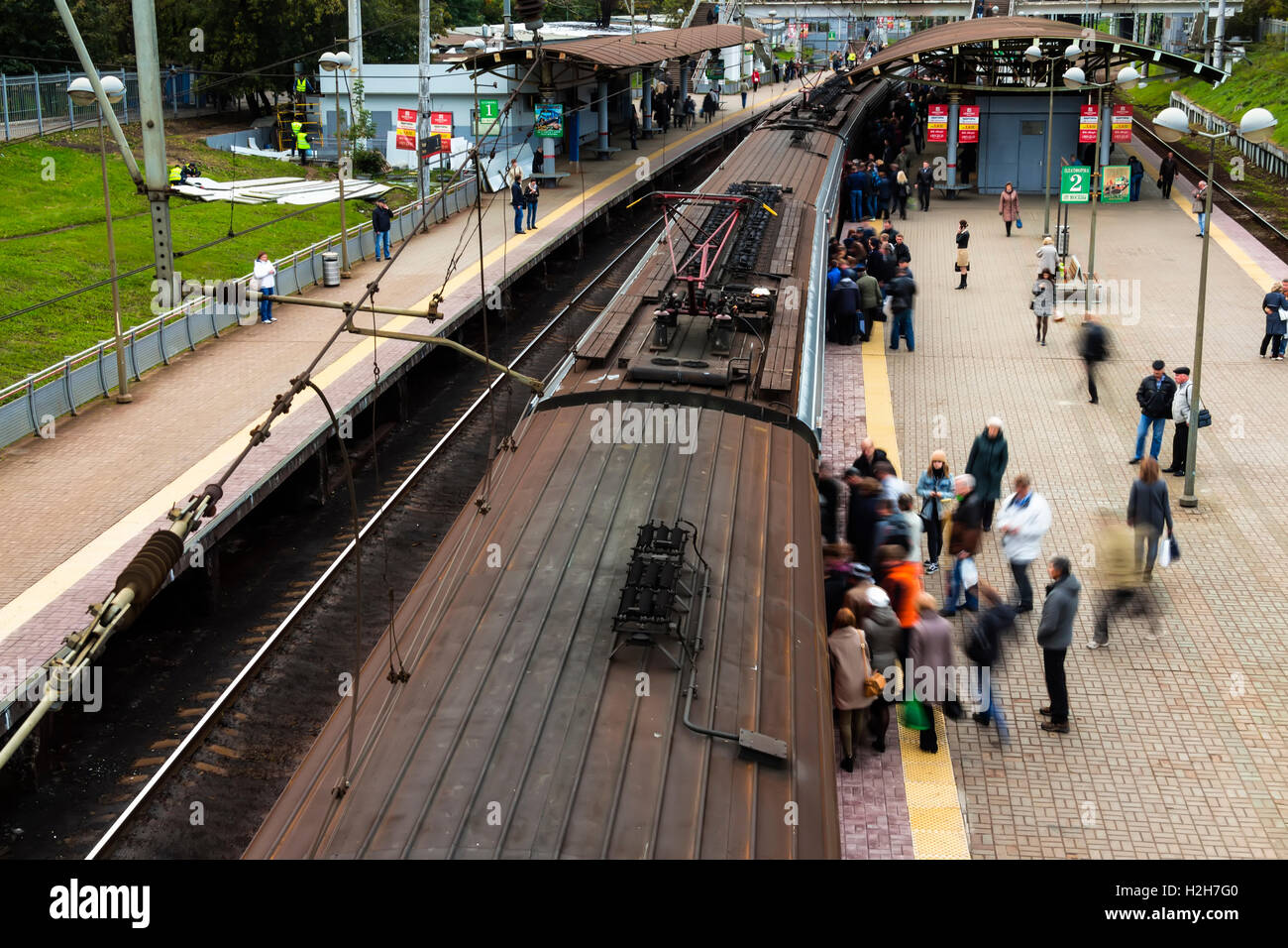 Commuter train people working hi-res stock photography and images - Alamy