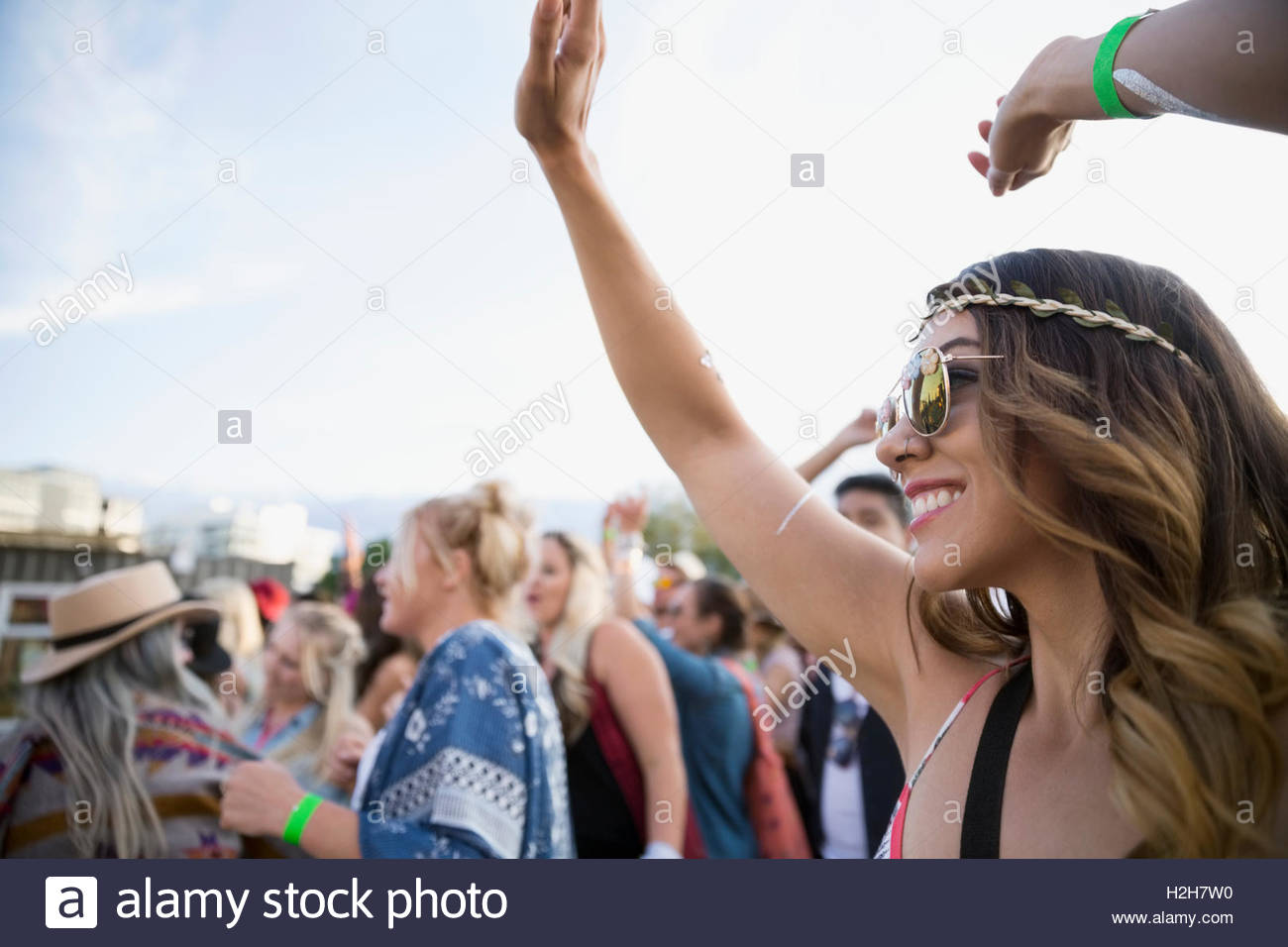 Woman cheering crowd hi-res stock photography and images - Alamy