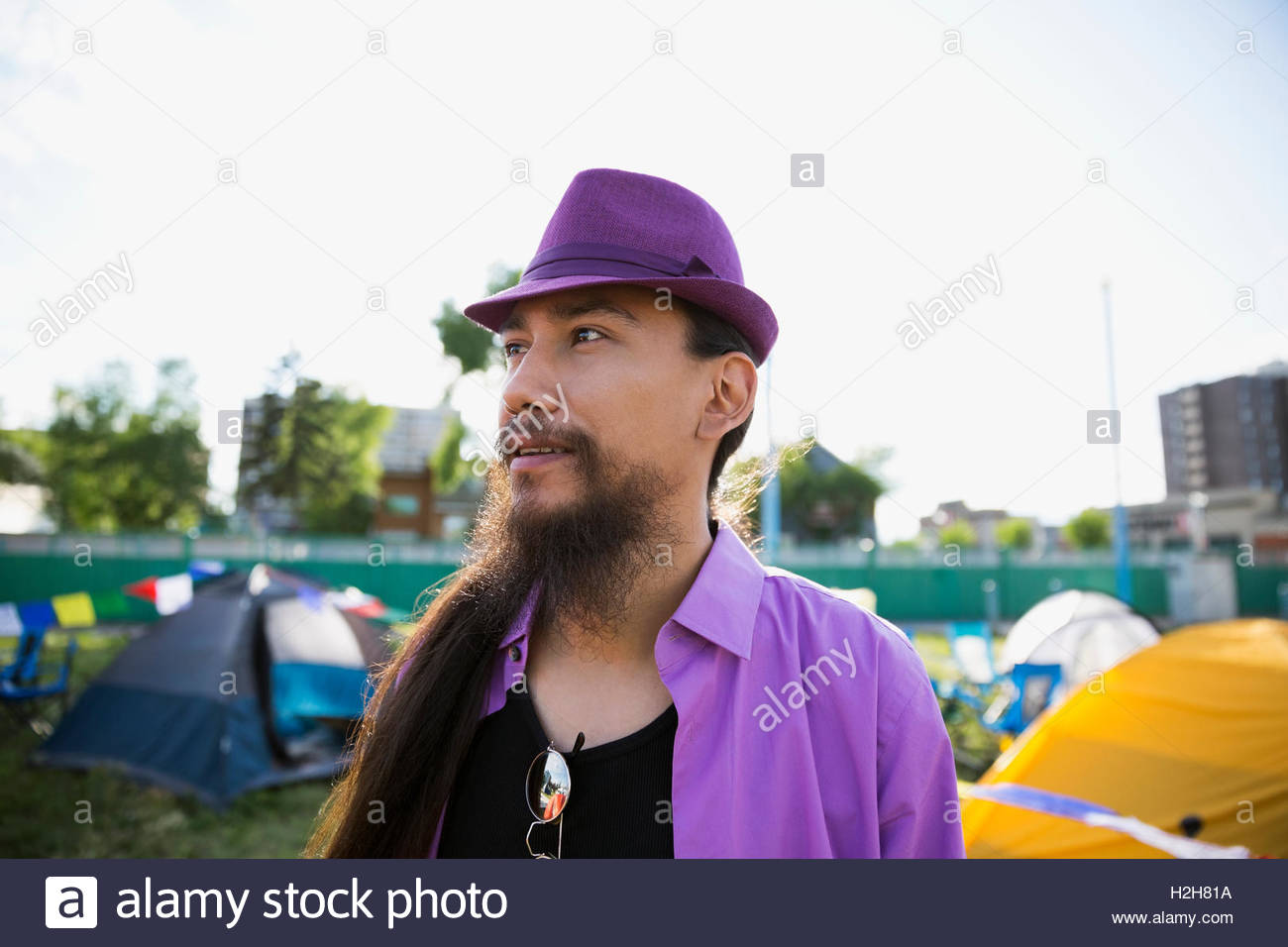 Native american long hair man hi-res stock photography and images - Alamy