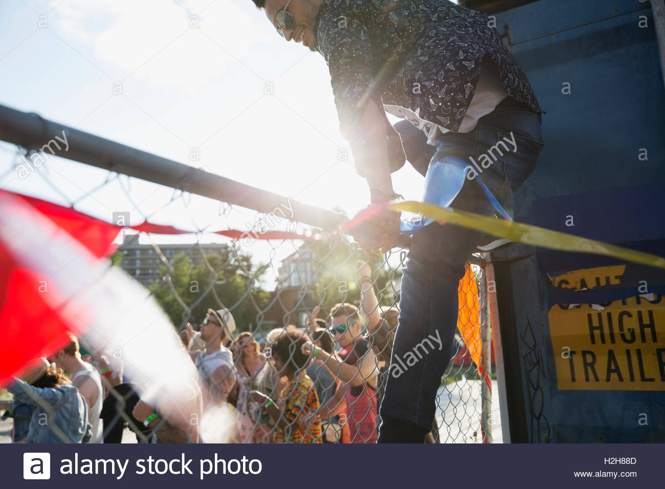 Man jumping hi-res stock photography and images - Alamy