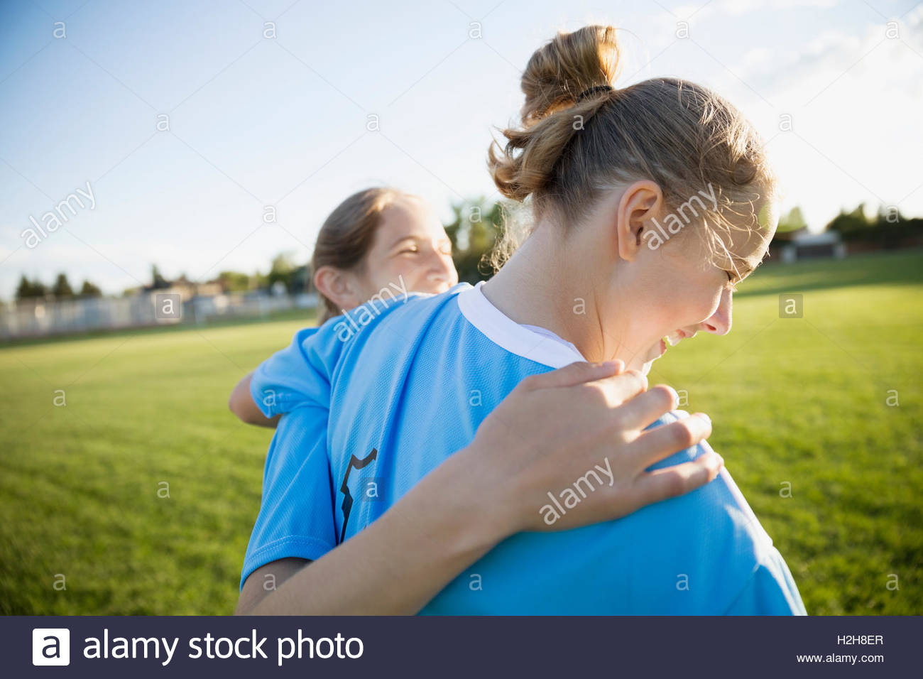 Teamwork white with blue people the middle hi-res stock photography and ...