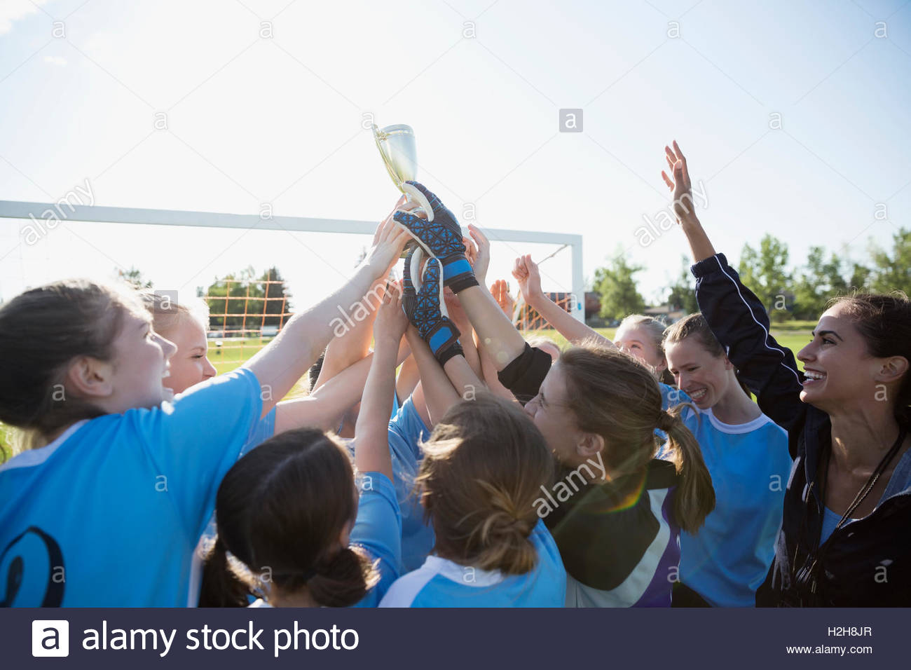 Middle school girls soccer hi-res stock photography and images - Alamy