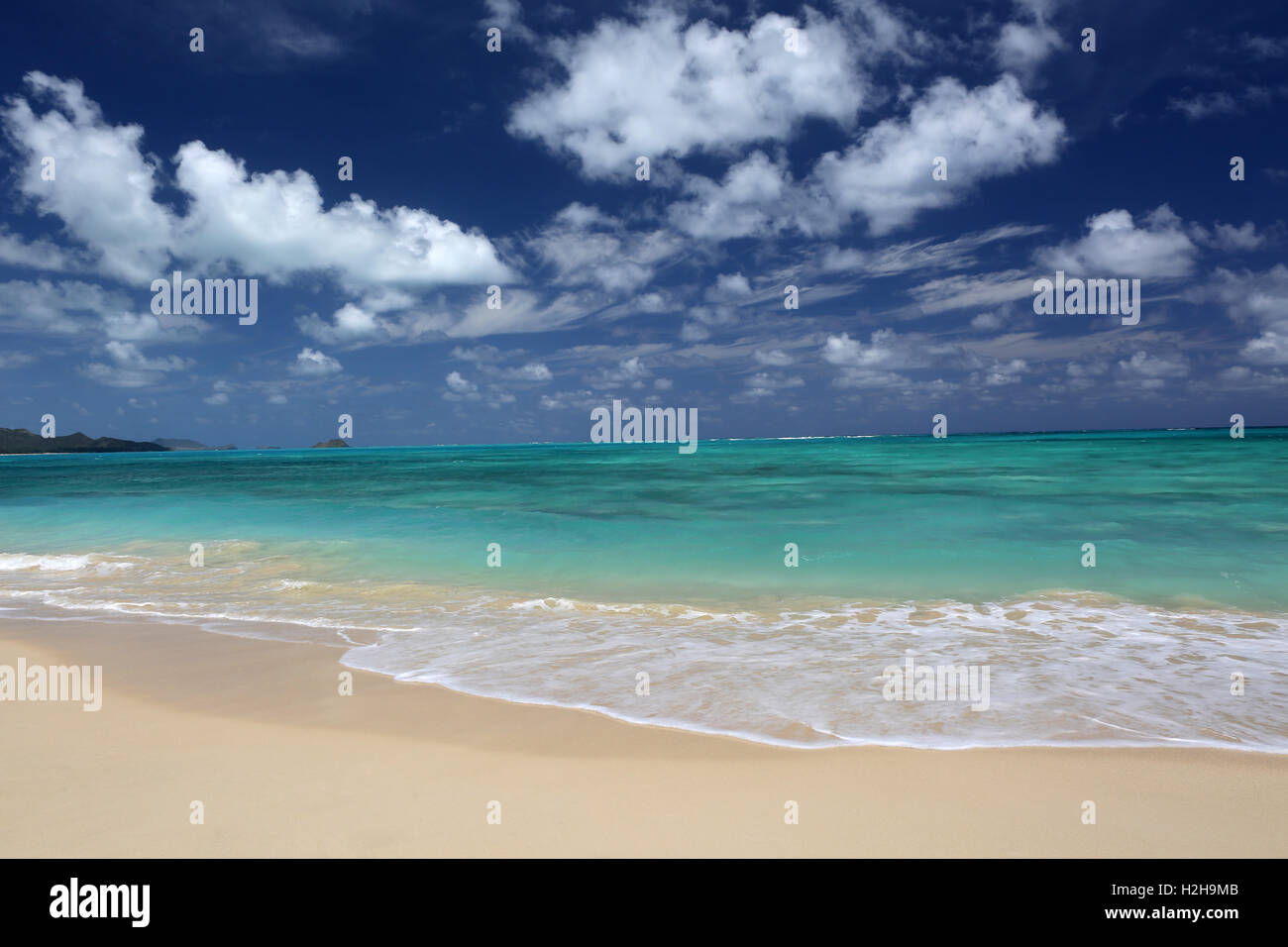 Beach on oahu hi-res stock photography and images - Alamy