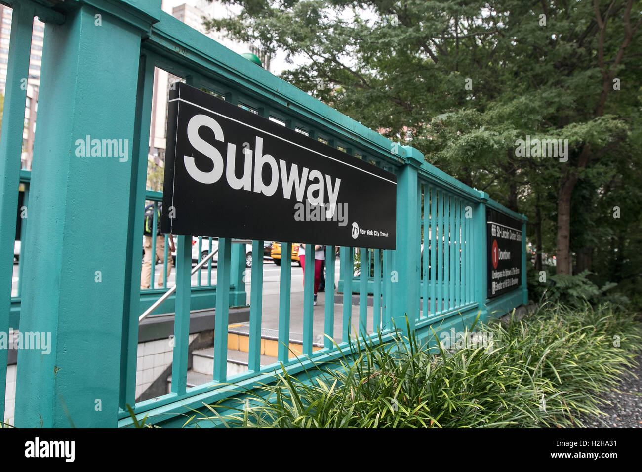 66th Street - Lincoln Center subway station entrance Stock Photo - Alamy
