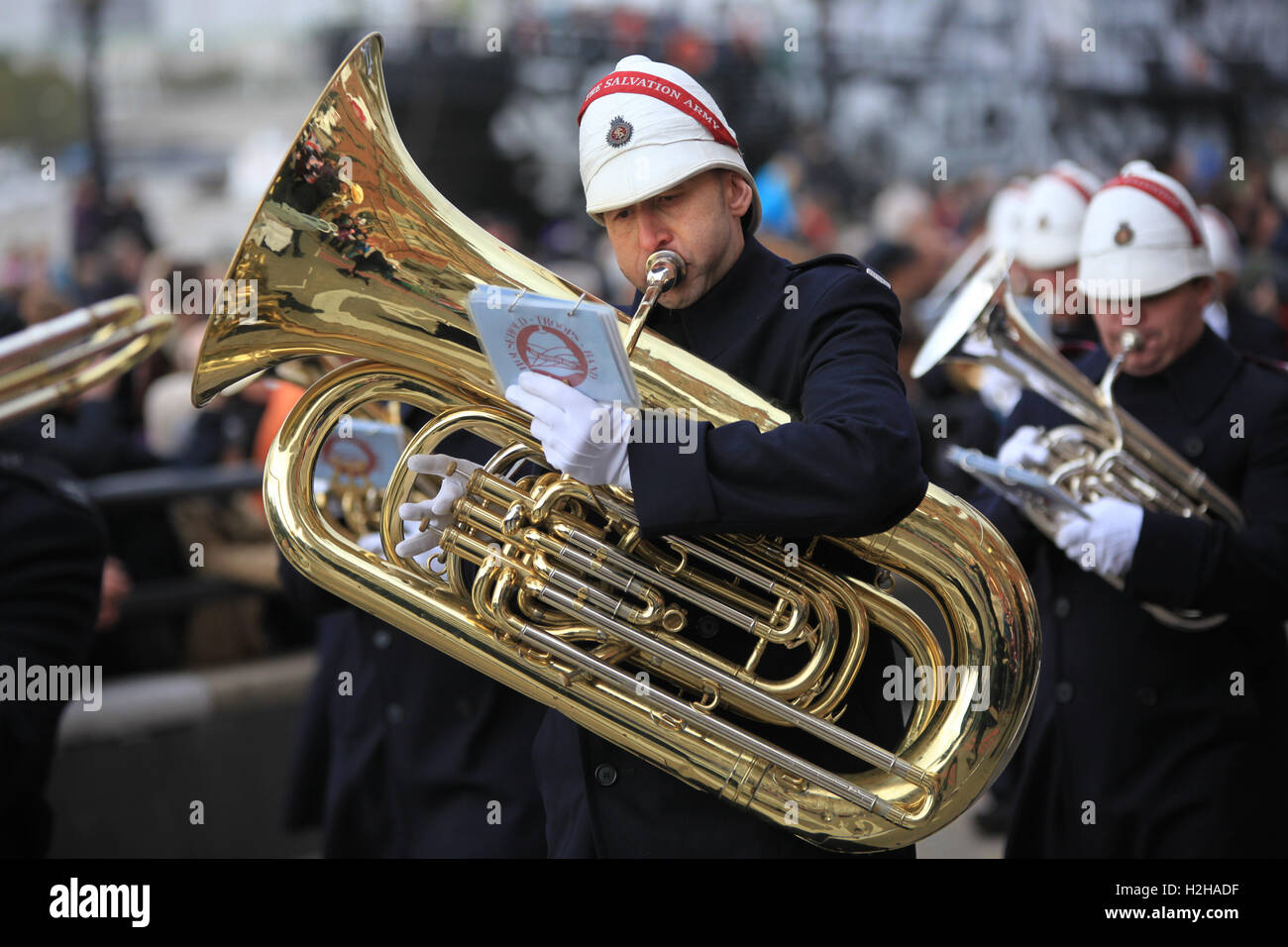 London salvation army marching band hi-res stock photography and images ...