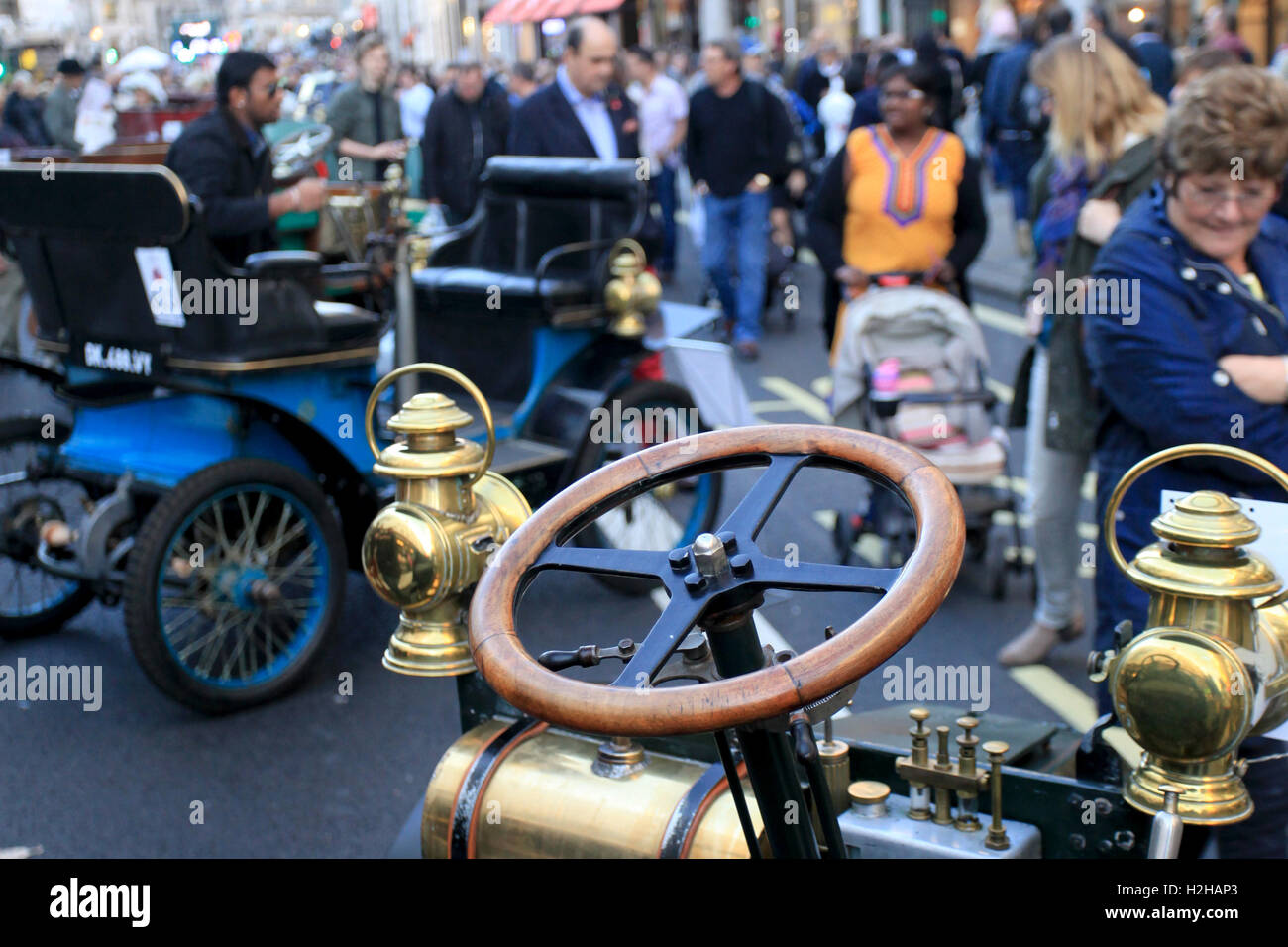 Veteran cars on display at the Regent Street Motor Show before the ...