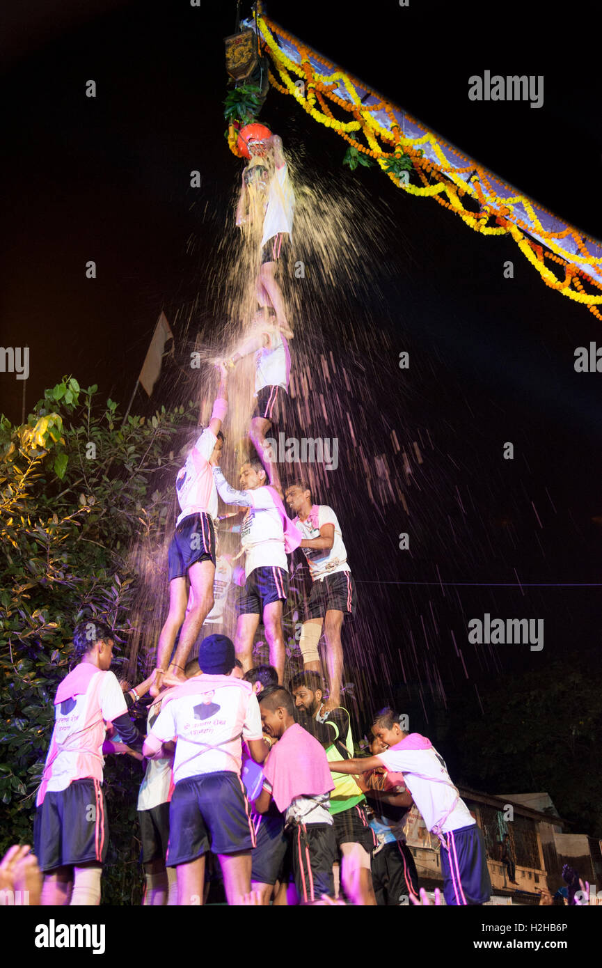 Human pyramid hi-res stock photography and images - Alamy