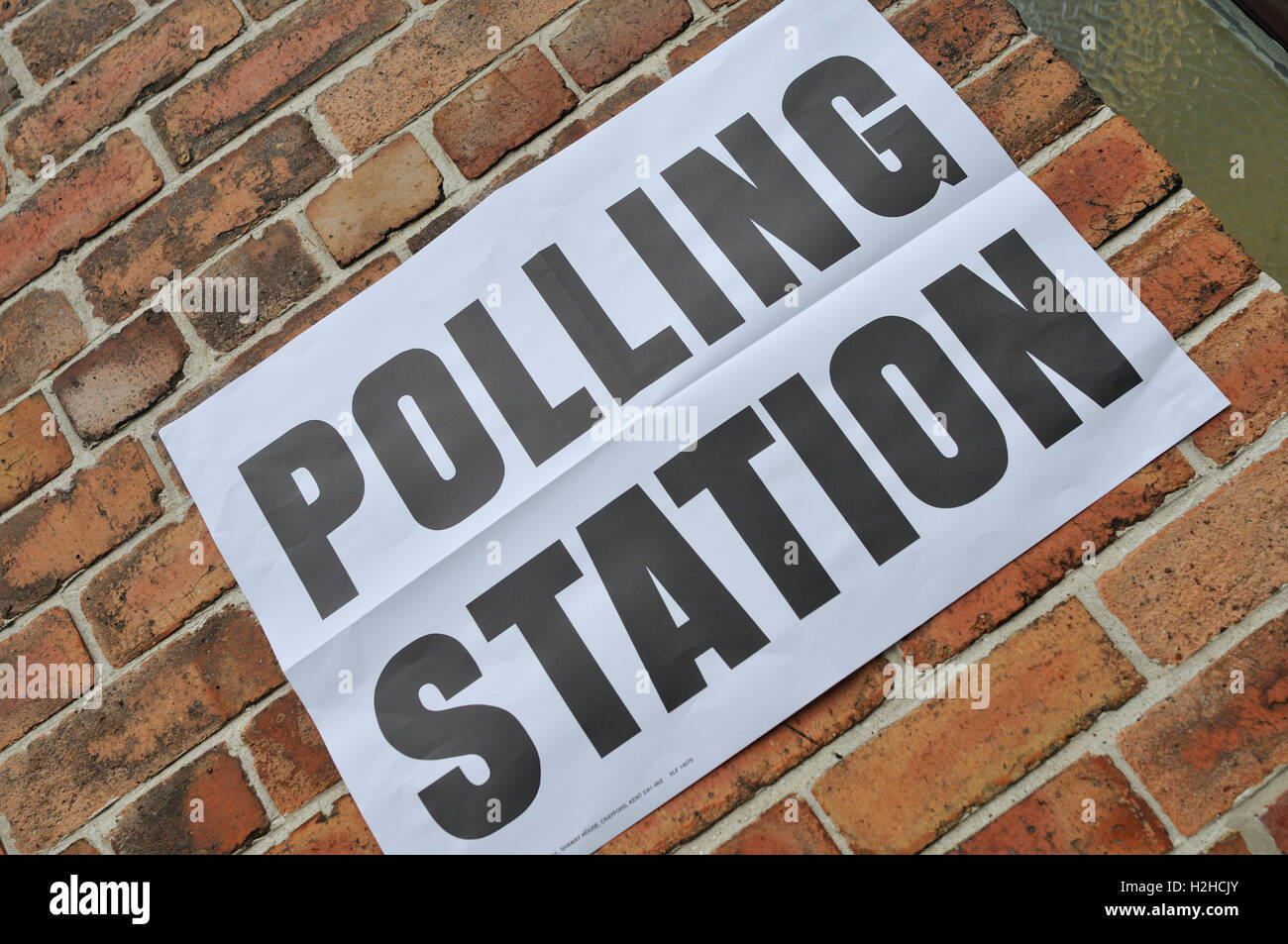 Polling Station Sign Stock Photo - Alamy