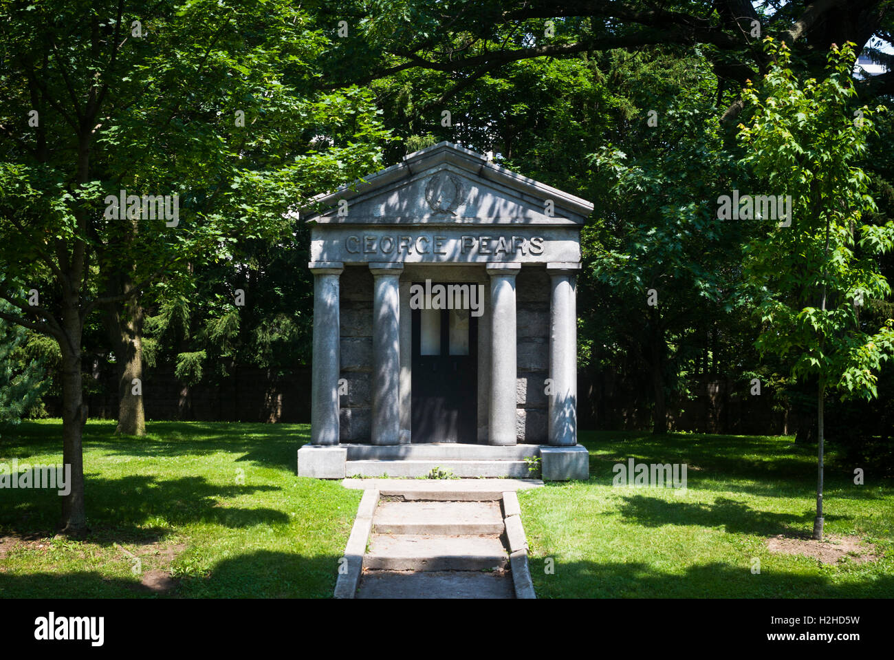 Toronto mount pleasant cemetery hi-res stock photography and images - Alamy
