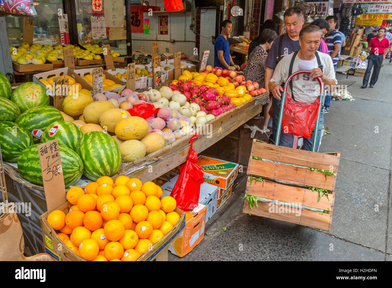 A Chinese grocery market in Chinatown Manhattan New York City The ...