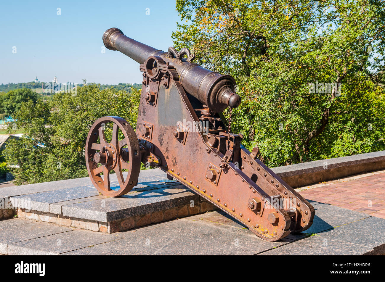 Cast iron cannon hi-res stock photography and images - Alamy