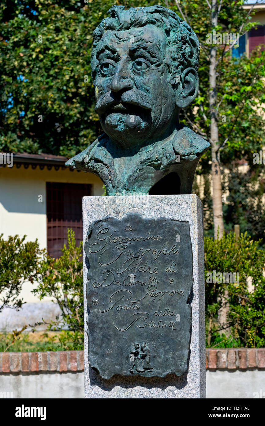 Statue of giovanni guareschi hi-res stock photography and images - Alamy