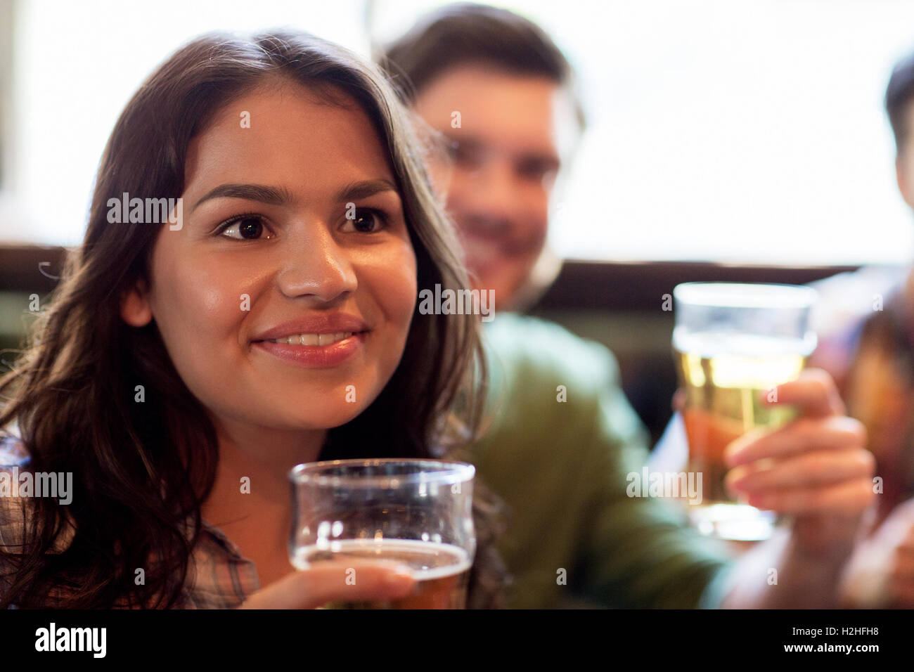Woman beer pub hi-res stock photography and images - Alamy