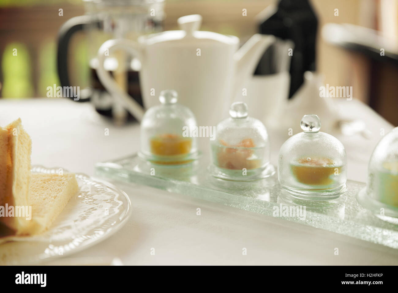 Restaurant breakfast table set up hi-res stock photography and images ...