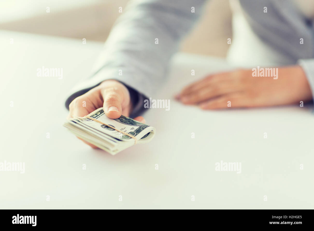 close up of woman hands holding us dollar money Stock Photo - Alamy