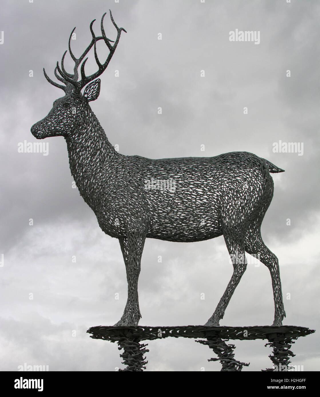 Stag sculpture hi-res stock photography and images - Alamy