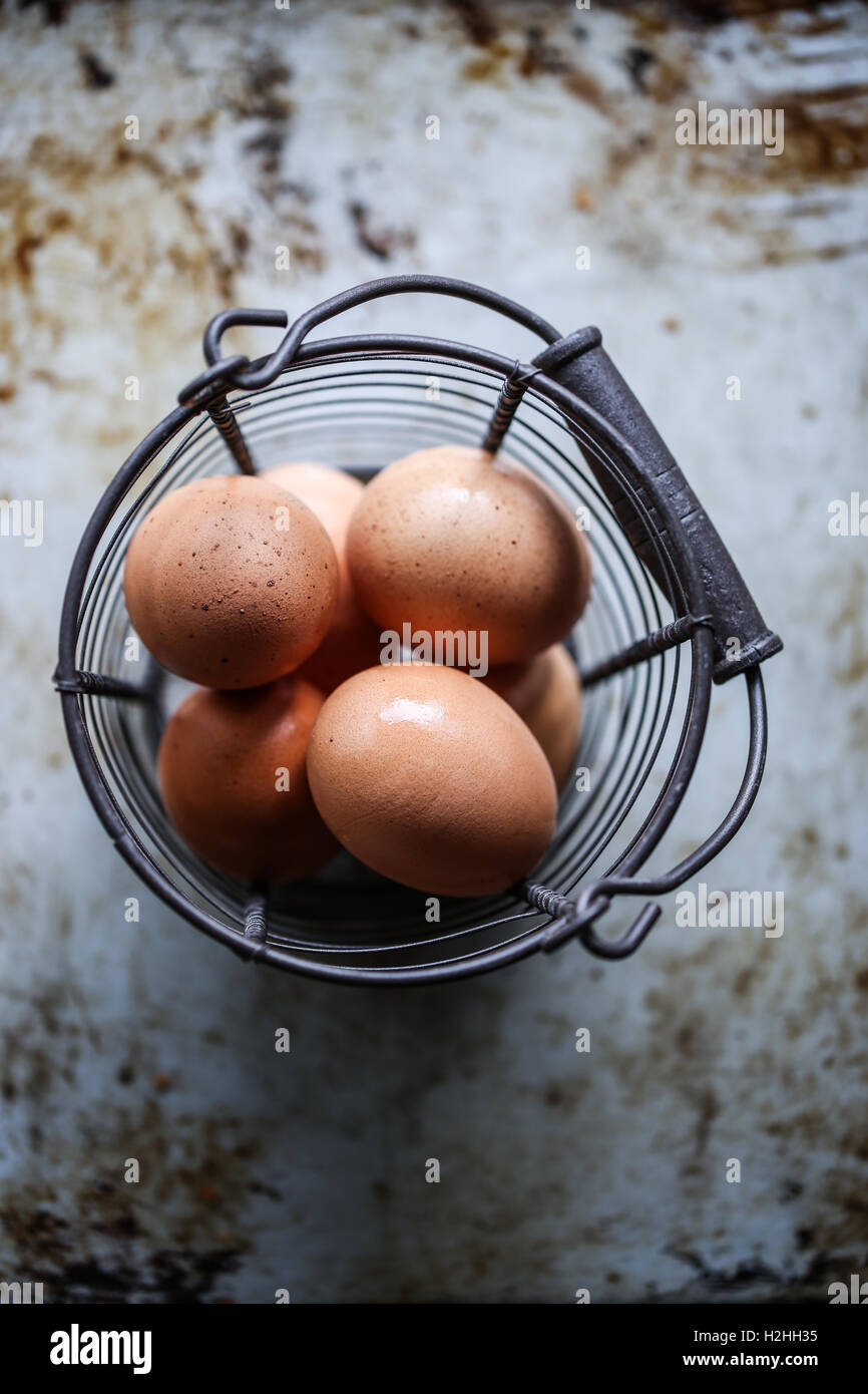Basket with fresh eggs Stock Photo - Alamy