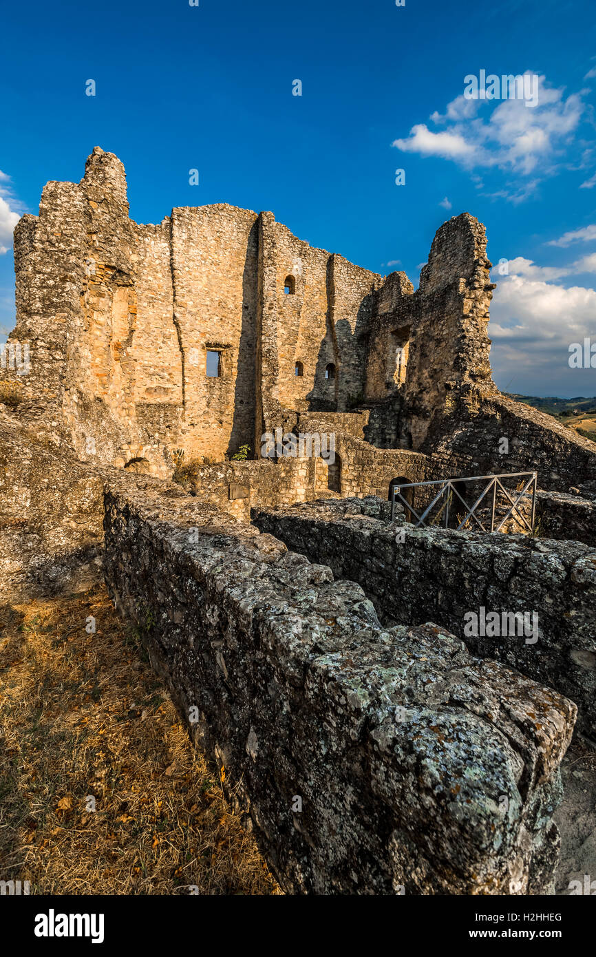 Canossa castle hi-res stock photography and images - Alamy