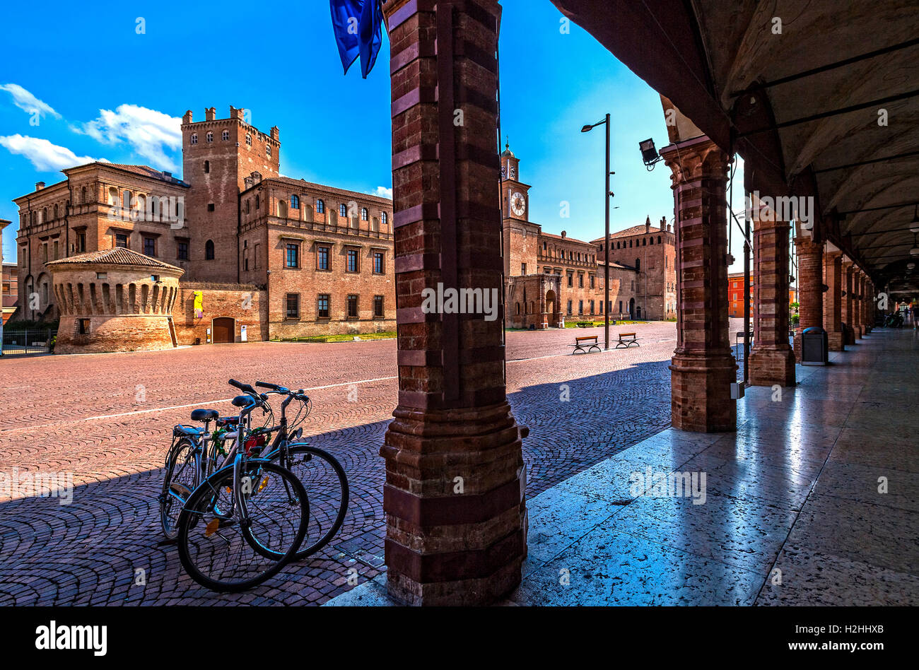 Piazza dei martiri carpi italy hi-res stock photography and images - Alamy