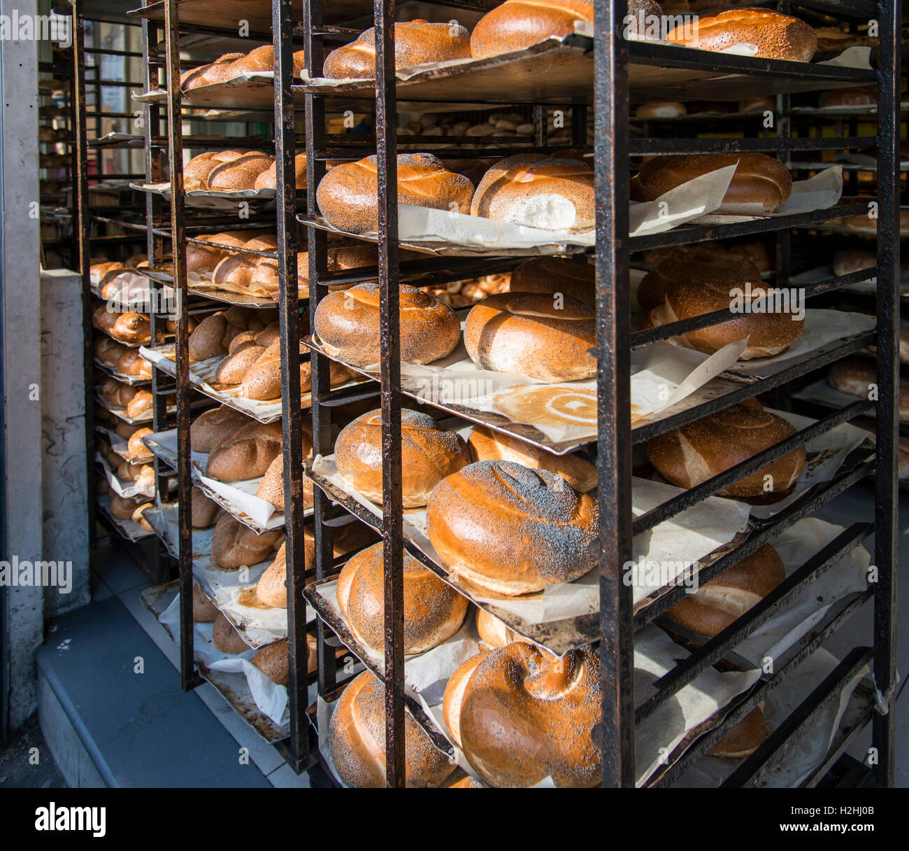 Challah bread hi-res stock photography and images - Alamy